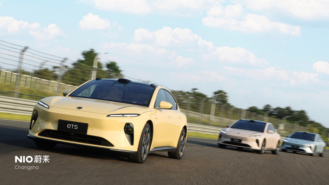 纯电车也能跑赛道？蔚来ET5赛道日邀您免费来体验！ - 新车试驾 - 潇湘汽车网